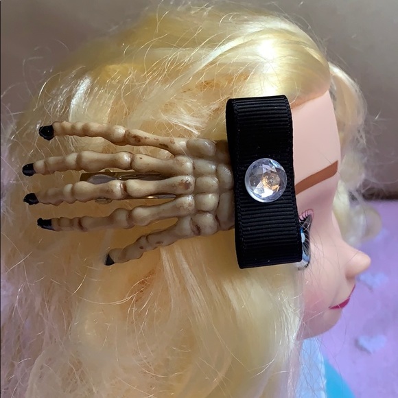unbranded | Accessories | 3 Creepy Skeleton Hand Hair Clip For ...